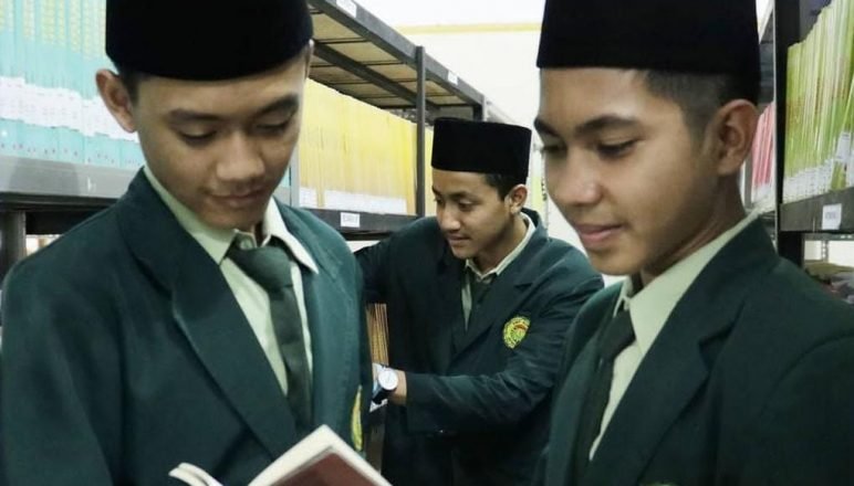 Tips Unik Belajar Ala Santri Nuris | Pesantren Nuris Jember Tips Unik Belajar Ala Santri Nuris | Pesantren Nuris Jember